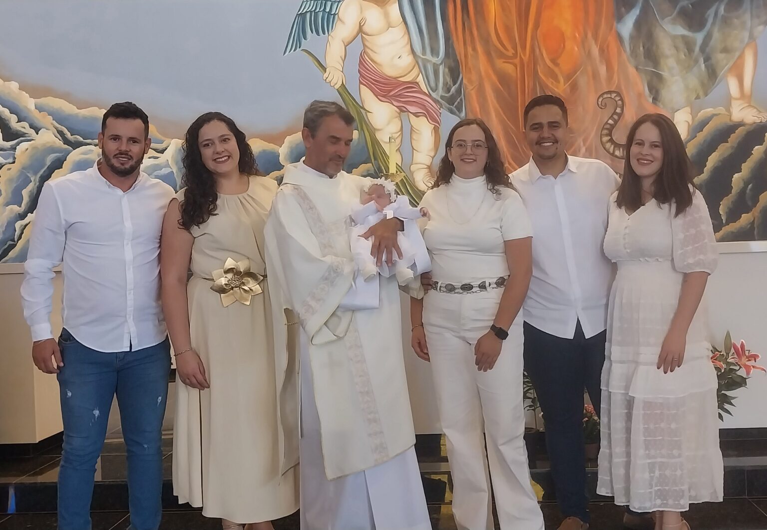 IGREJA CATÓLICA REALIZA BATISMO COMUNITÁRIO… VEJA FOTOS DOS PAIS ...