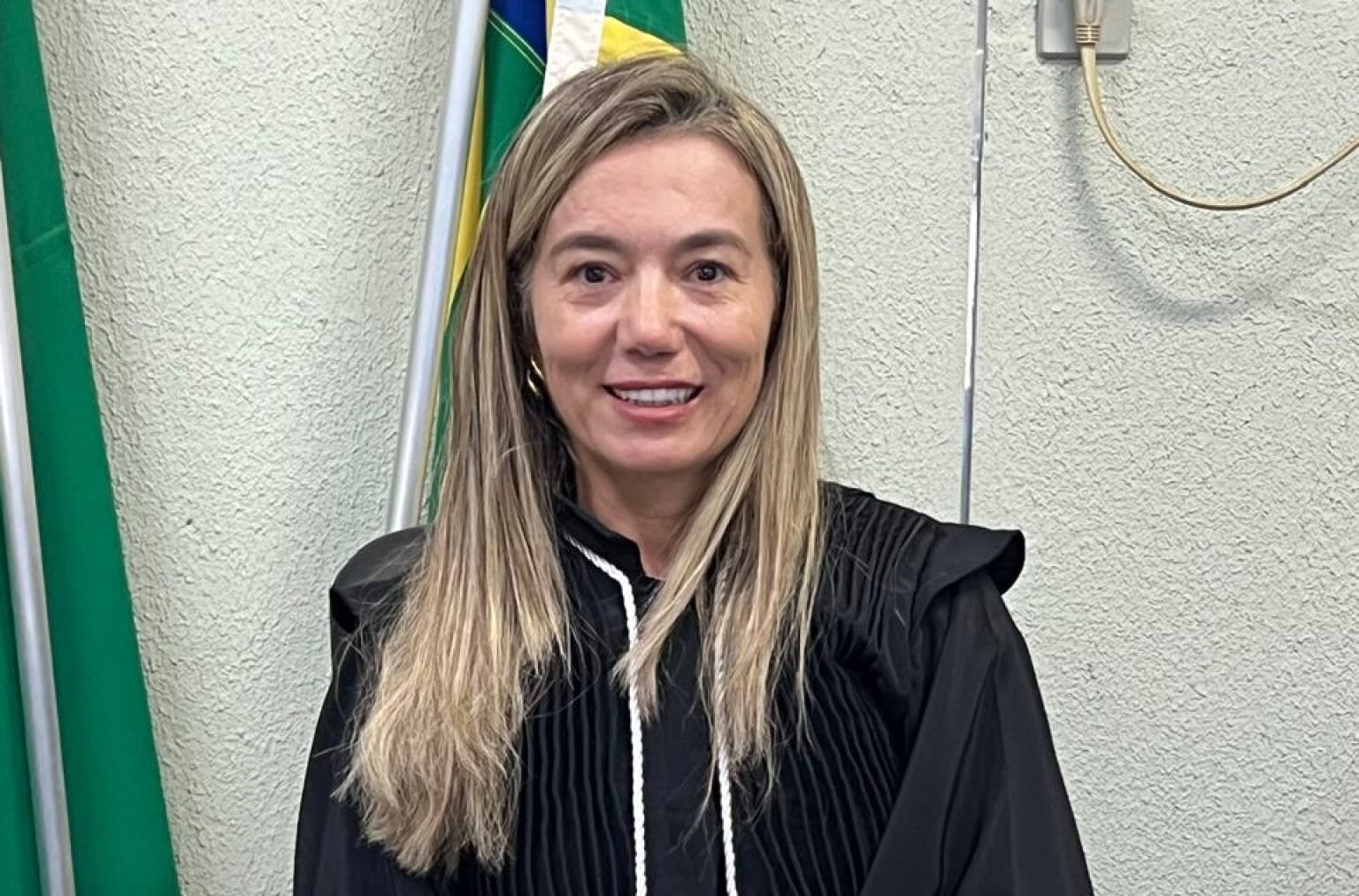 JUÍZA MARLI PIMENTA NAVES RETORNA A VIANÓPOLIS E PRESIDE SESSÃO DO ...